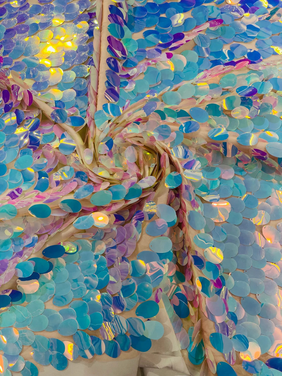 Jumbo Oval Sequins - Aqua Iridescent - Paillette Big Oval Sequins Desi