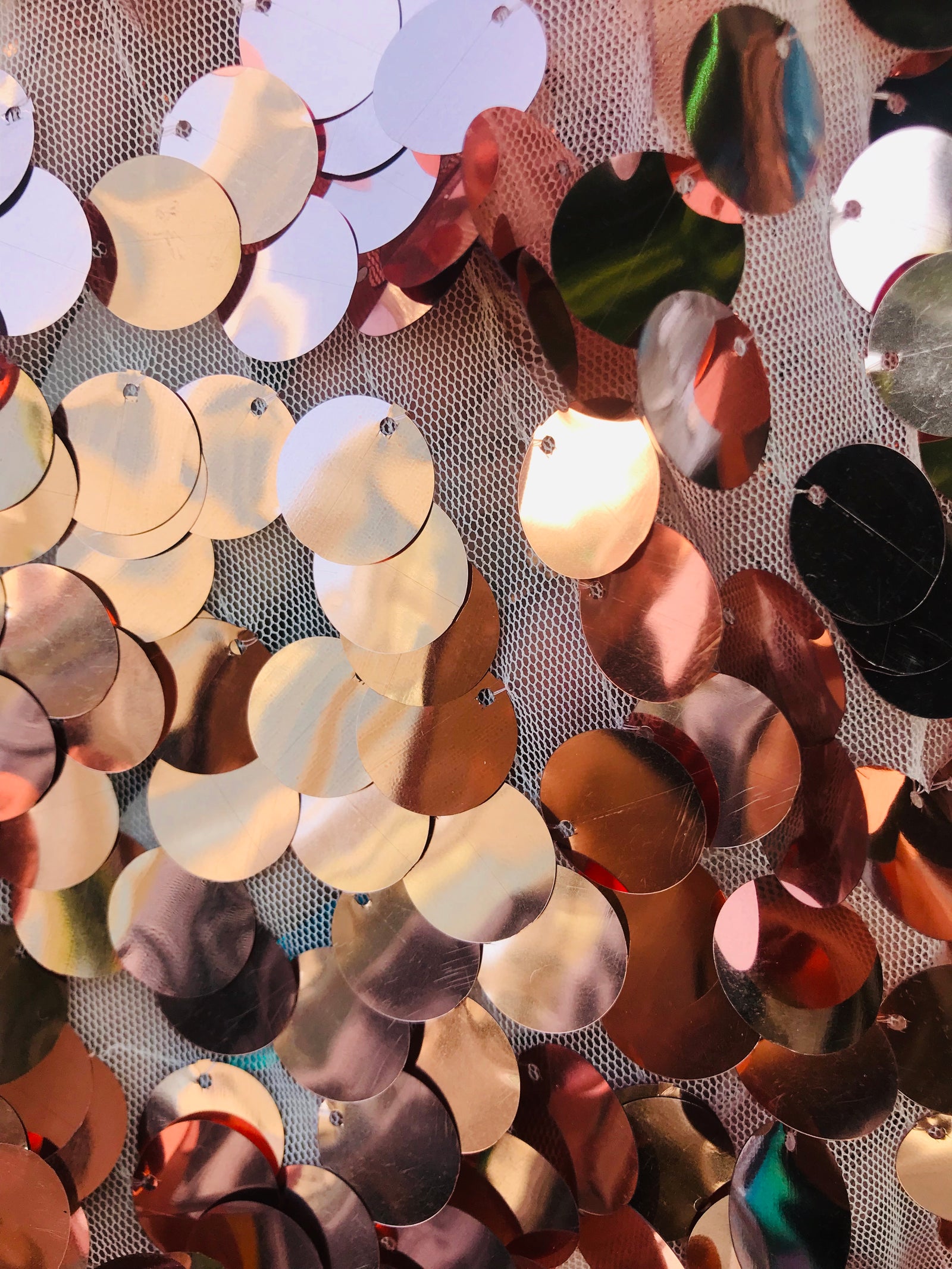 Circle Sequins - Iridescent Rose Gold - Multi-Color Big Sequins On Mes