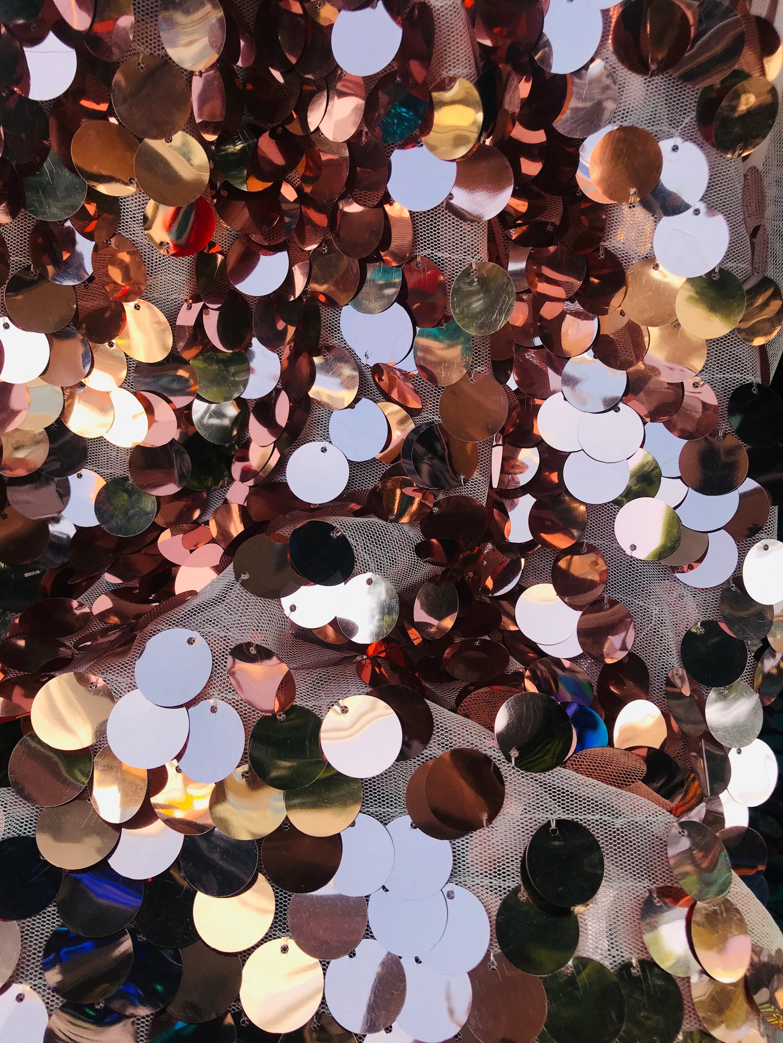 Circle Sequins - Iridescent Rose Gold - Multi-Color Big Sequins On Mes